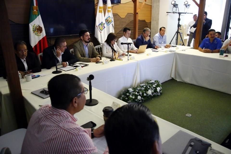 Buscan Alcaldes destrabar fondo