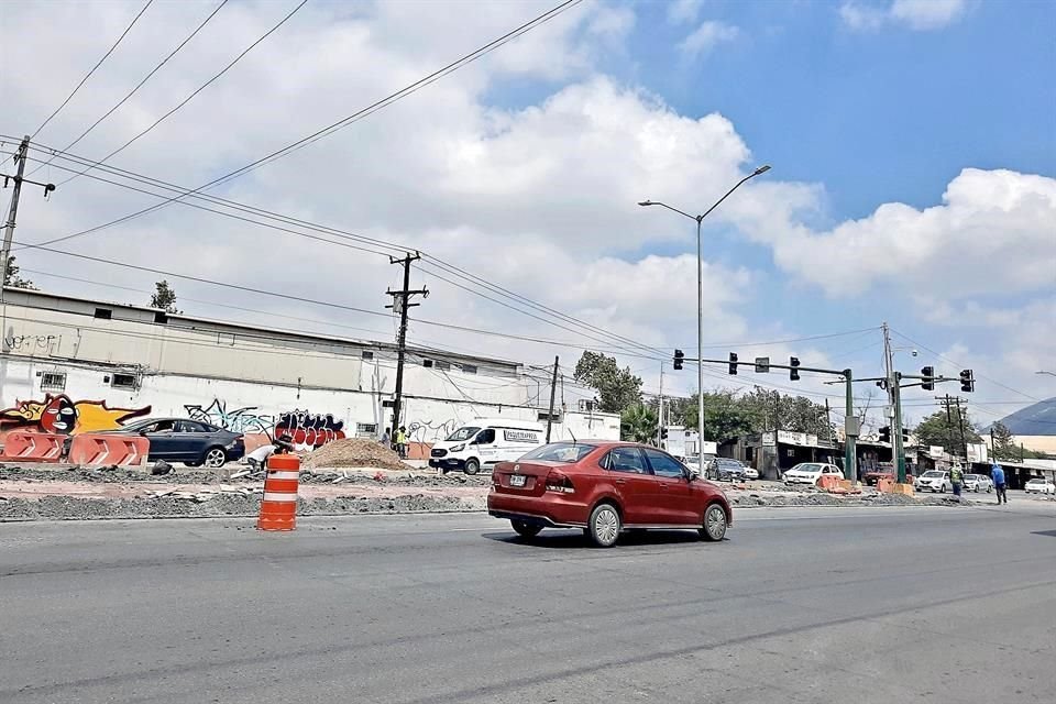 Avanzan obras viales, pero atrasan vialidad