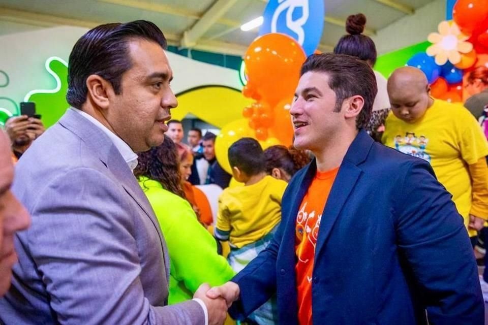 Y tras acuerdos, se reencuentran Samuel y Nava